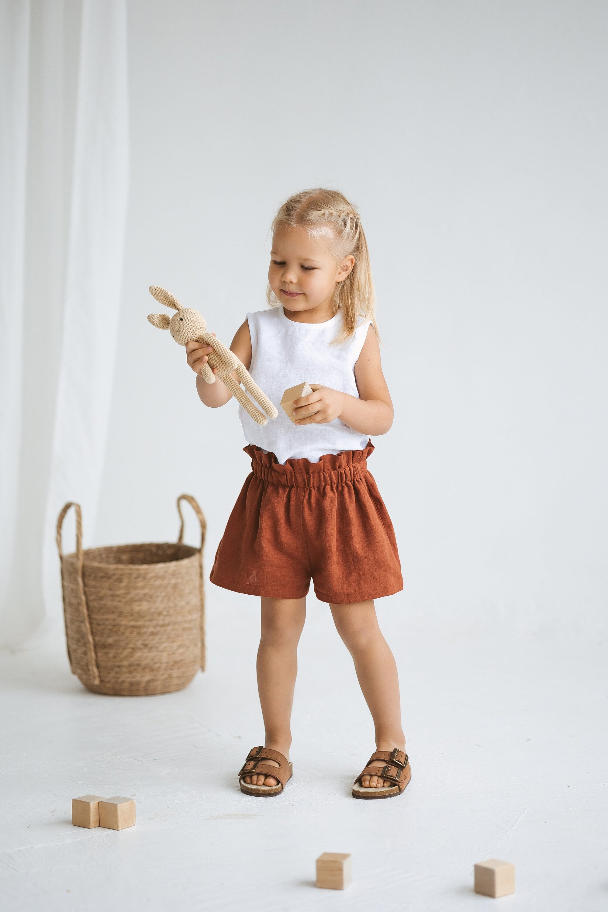 Rusty Linen Girls Shorts – Sand Snow Linen